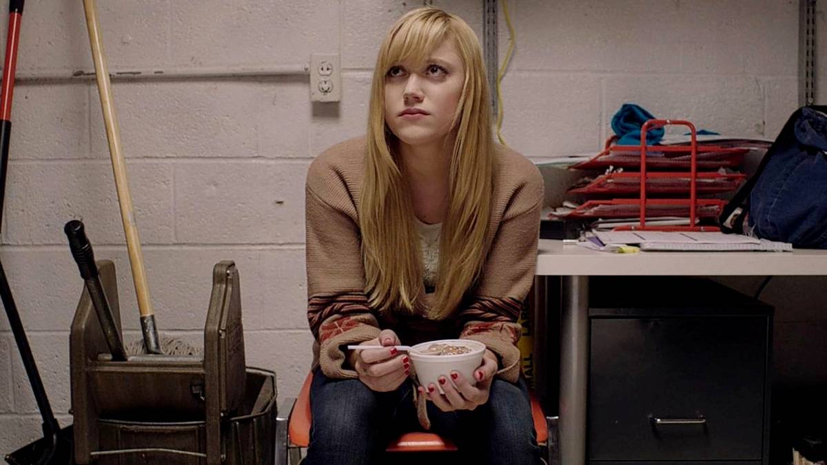 The Supernatural Horror Masterpiece It Follows Is a Secret John ...