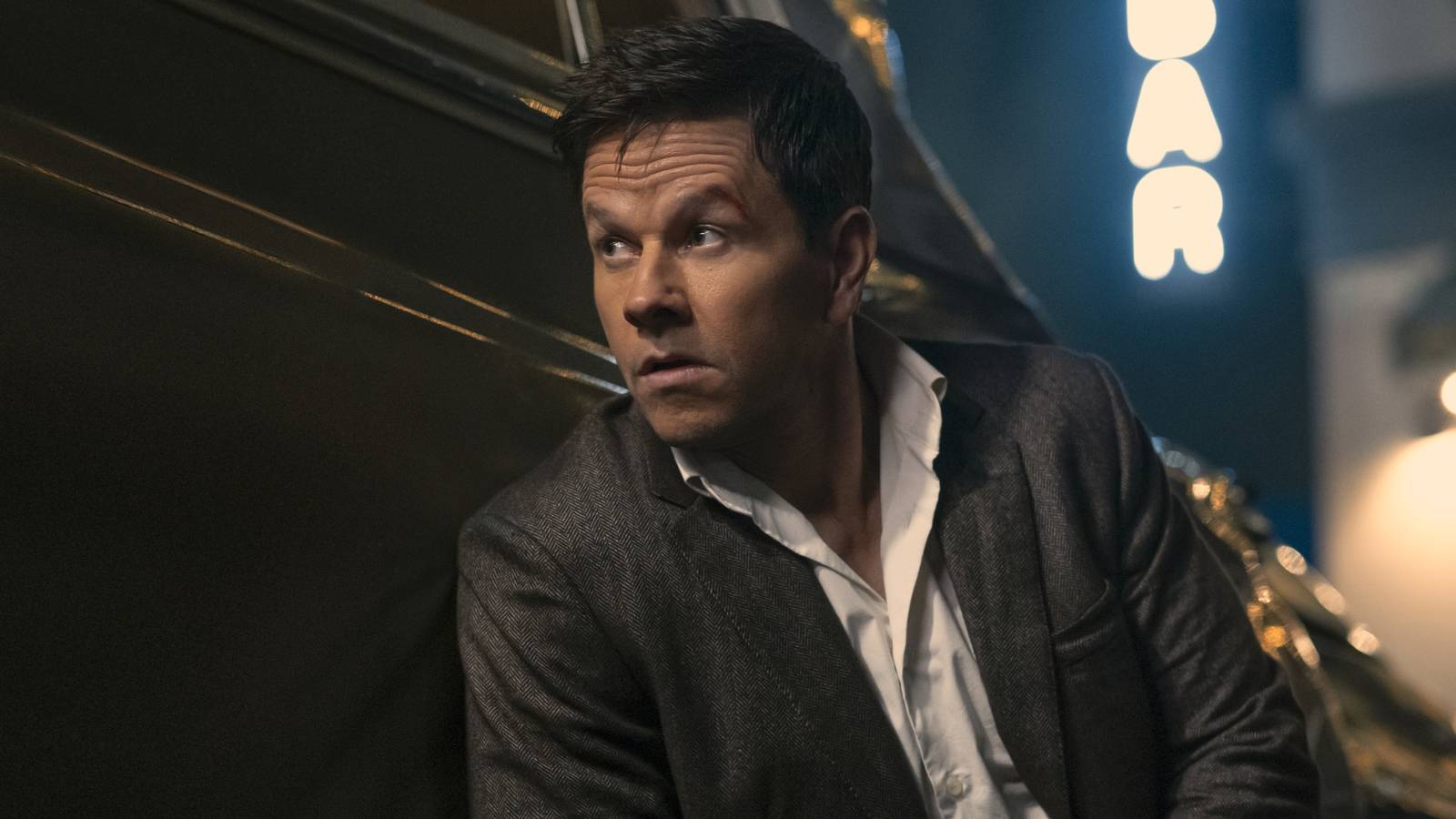 Play Dirty Review: Action Thriller Sees Mark Wahlberg Back in His Element