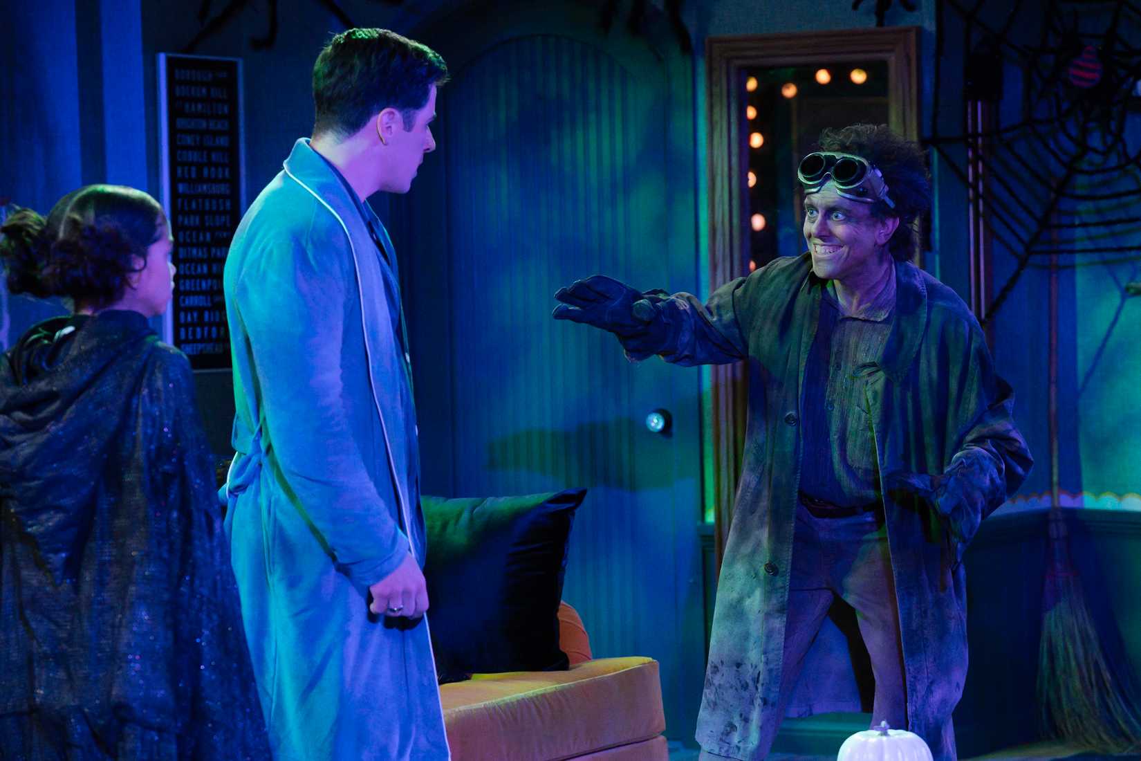 Wizards Beyond Waverly Place Season 2 Clip Spotlights Mantooth's Return