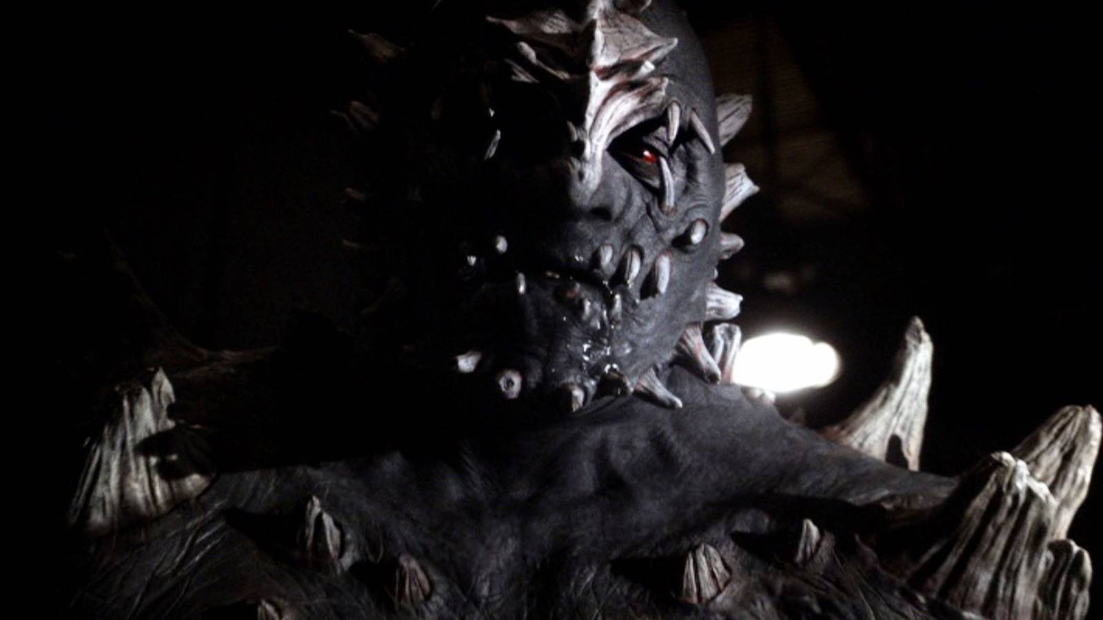 10 Smallville Villains Straight Out of a Horror Movie, Ranked