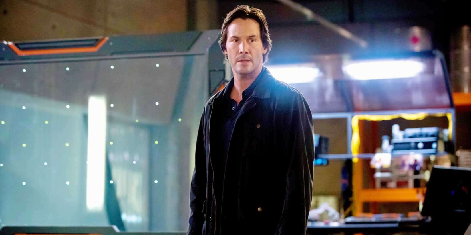 Keanu Reeves' Replicas Lands Free Streaming Home