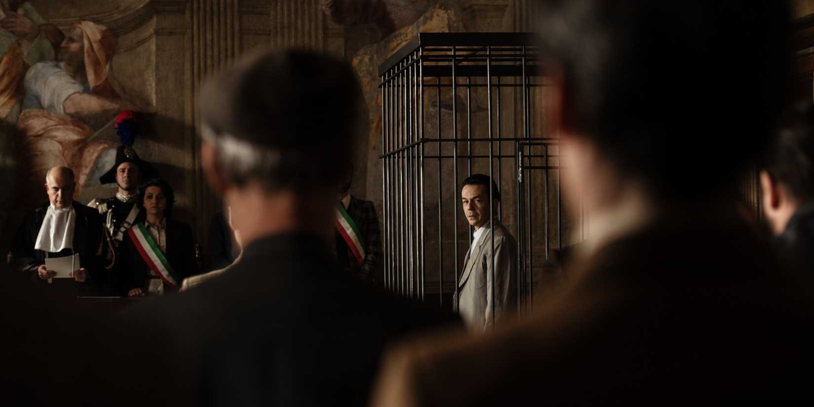 You Can Stream Netflix's Best Easy-to-Binge Thriller Miniseries in ...