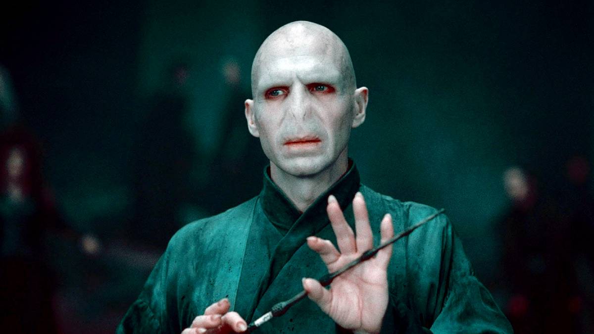 Harry Potter’s First Movie Hid a Dark Voldemort Clue Right Under Fans ...