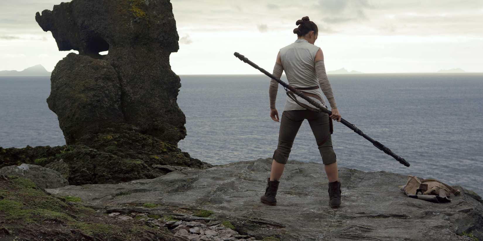 Disneyland's Star Wars Change Is Officially Walking Back the Sequel ...