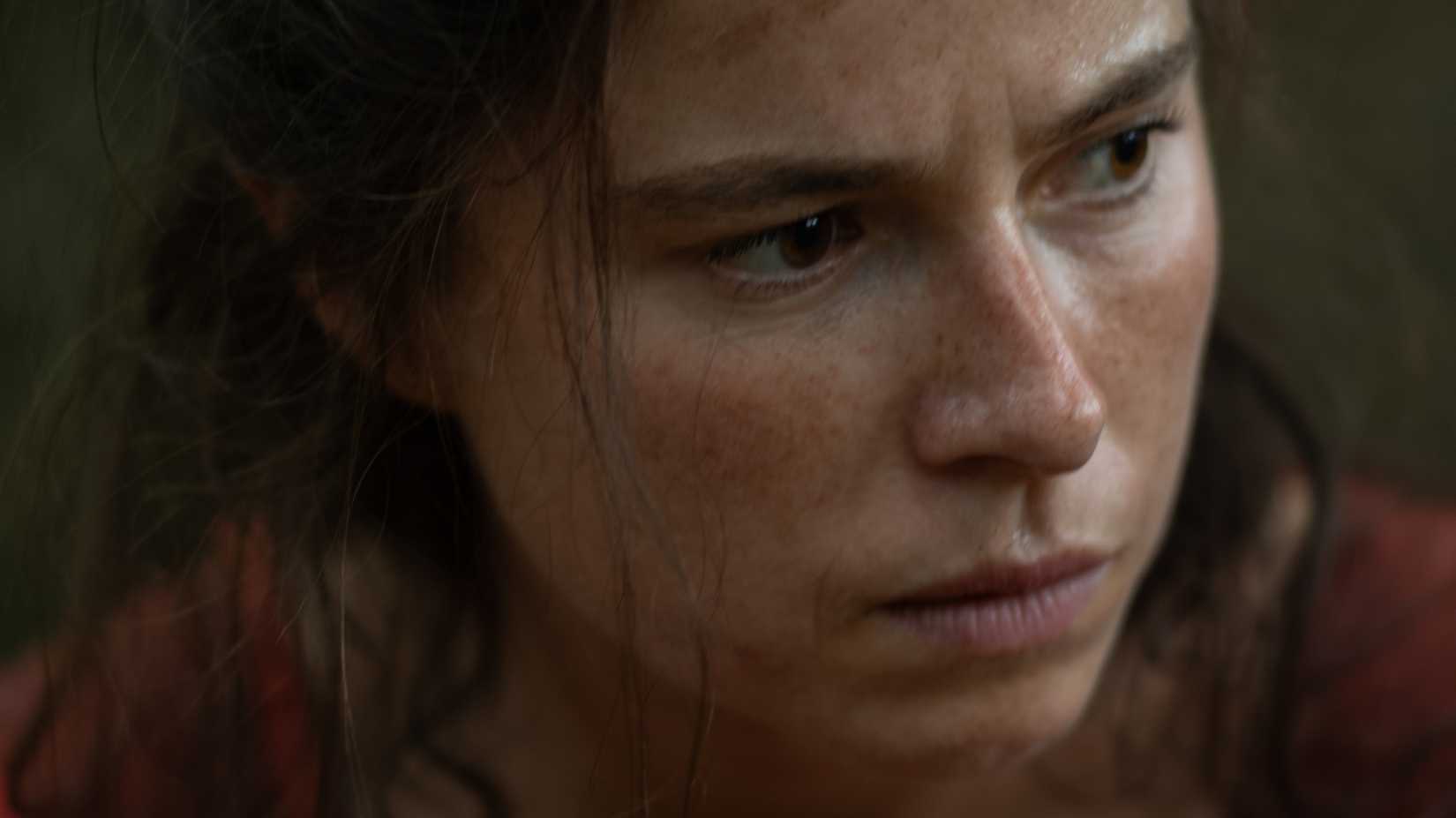 Hamnet Review: A Raw and Spare Look at the Story Behind Shakespeare's ...