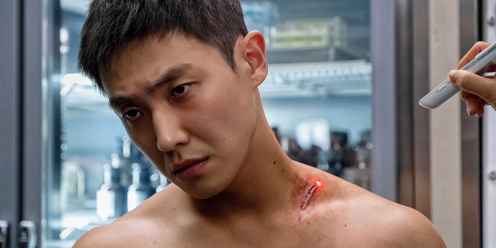 Netflix's Easy-to-Binge Sci-Fi Thriller Is the Most Realistic Space Disaster Show in TV History