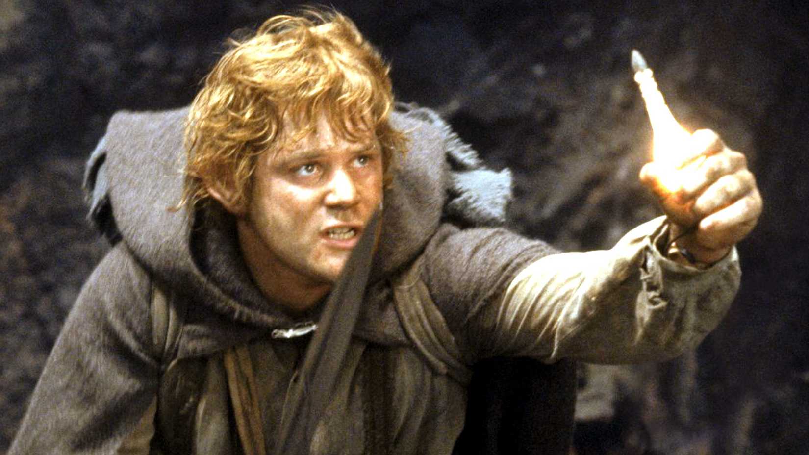 7 Non-MCU Characters Who Can 100% Lift Thor's Hammer