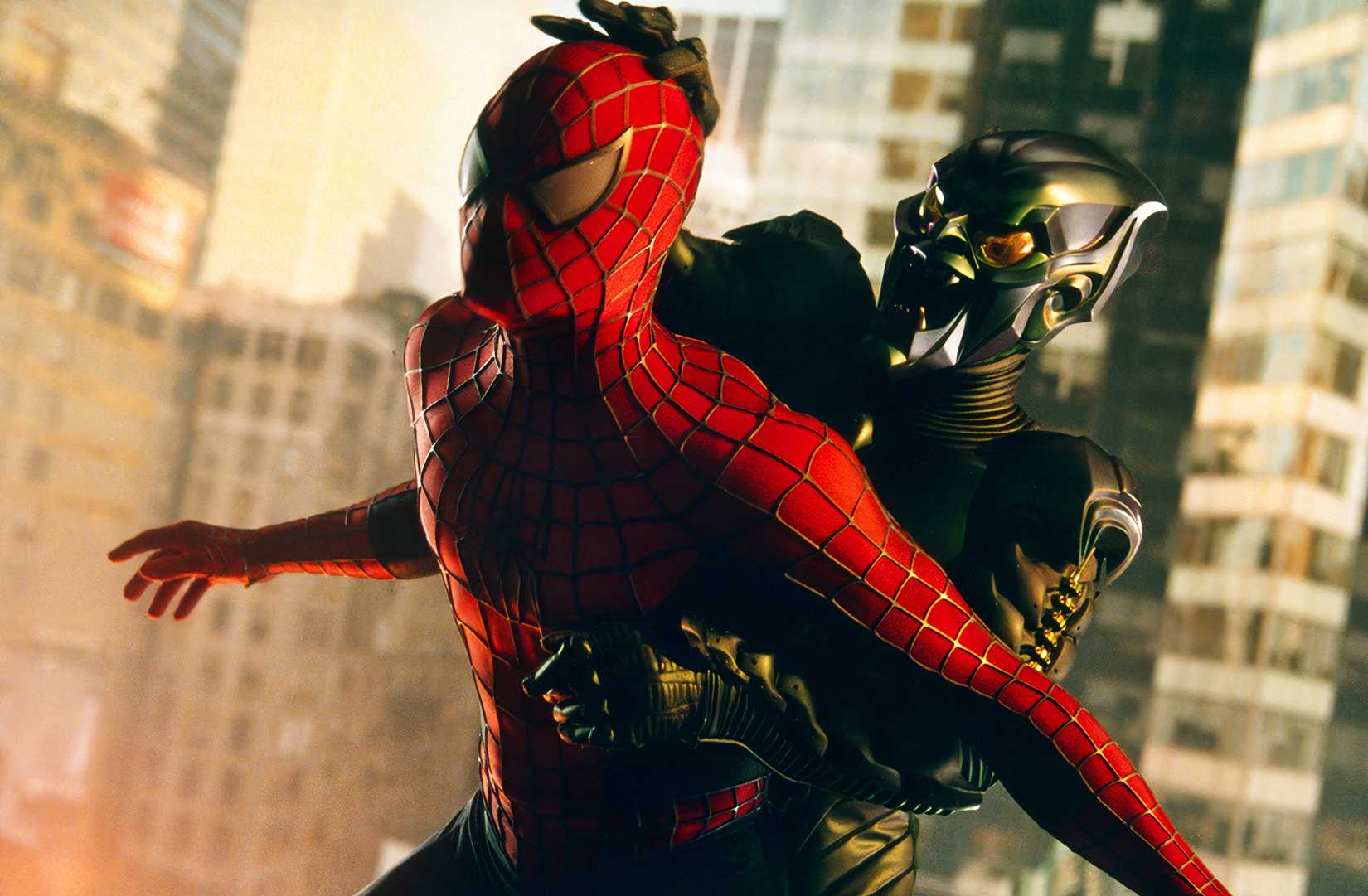 Tobey Maguire's Spider-Man Returns Looking Ripped, Torn, and Collector ...