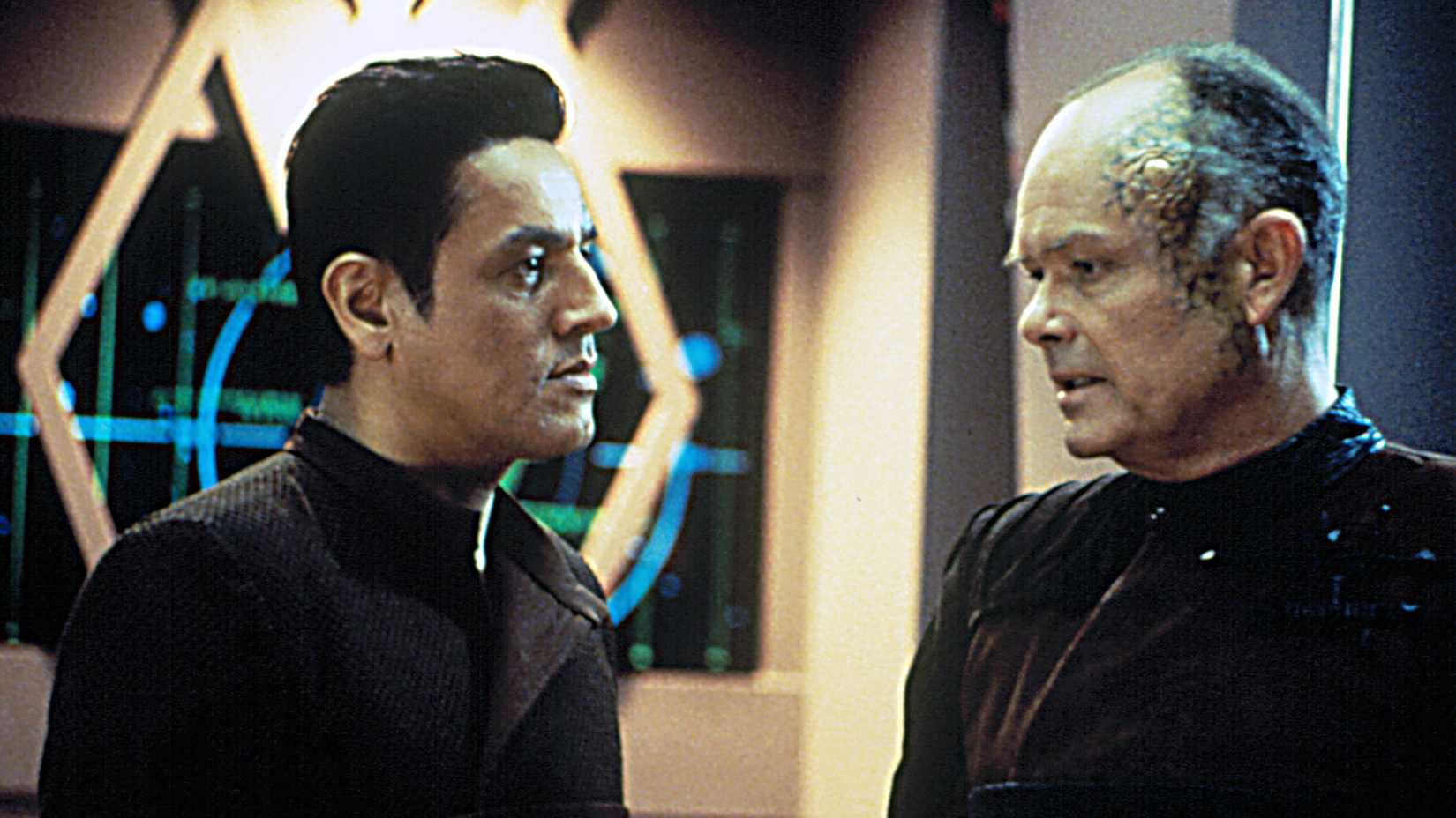 Star Trek: Voyager’s Darkest Story Is Still 1 of Trek’s Best, 30 Years ...