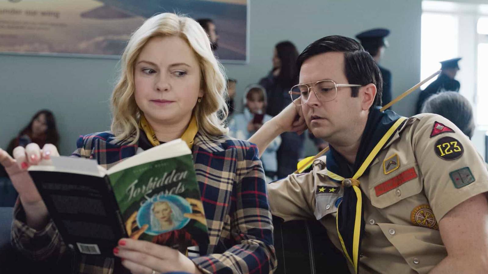 Ghosts CBS Sitcom Climbs Streaming Charts After Movie Announcement