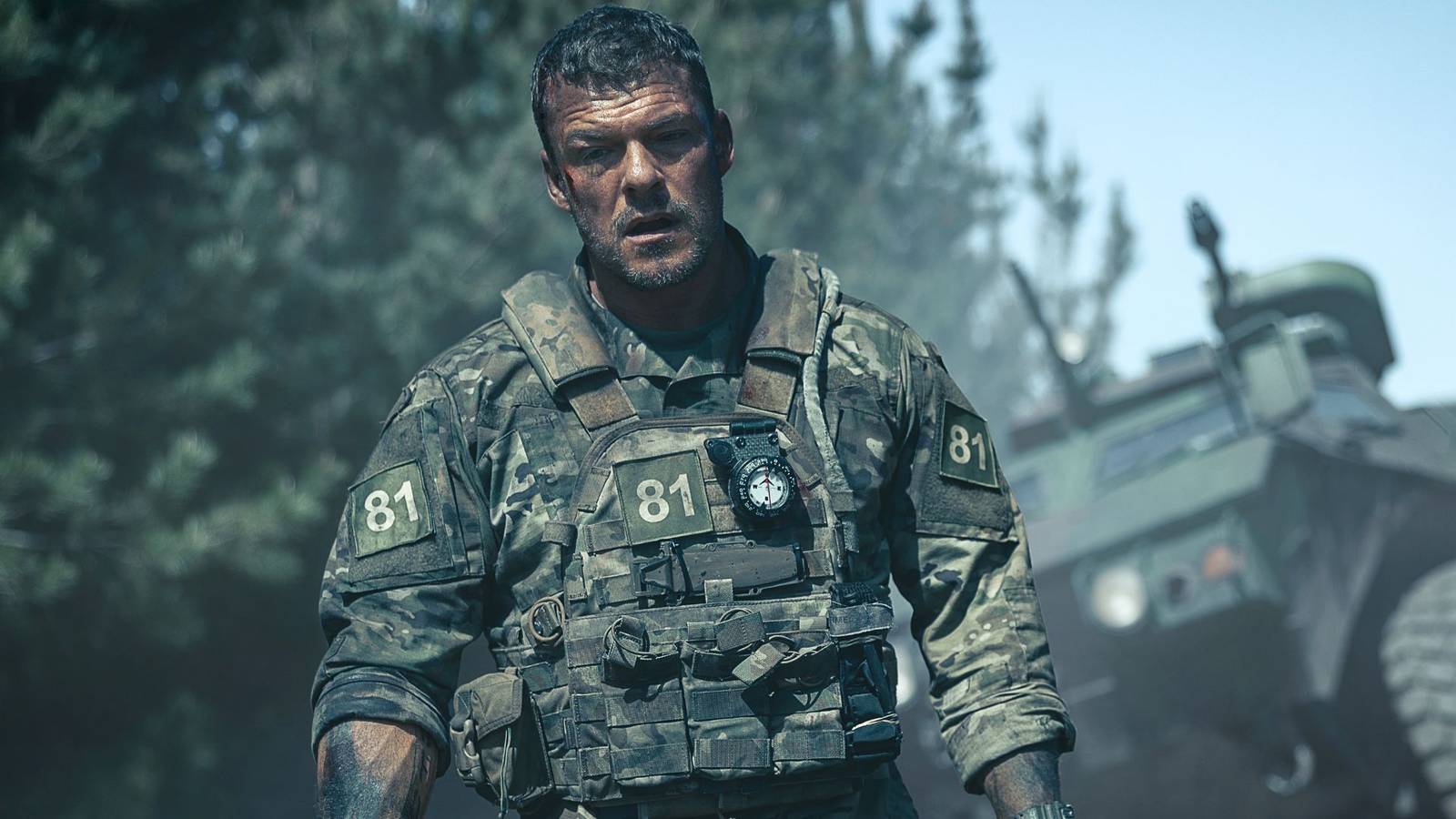 War Machine Review: Alan Ritchson's Sci-fi Action Movie Blends Big ...