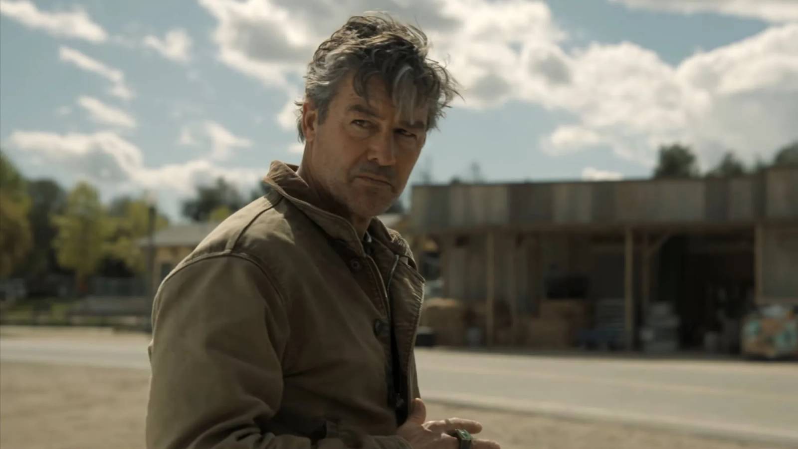 Lanterns Showrunner Responds to Trailer Backlash: “It’s a Green Lantern ...
