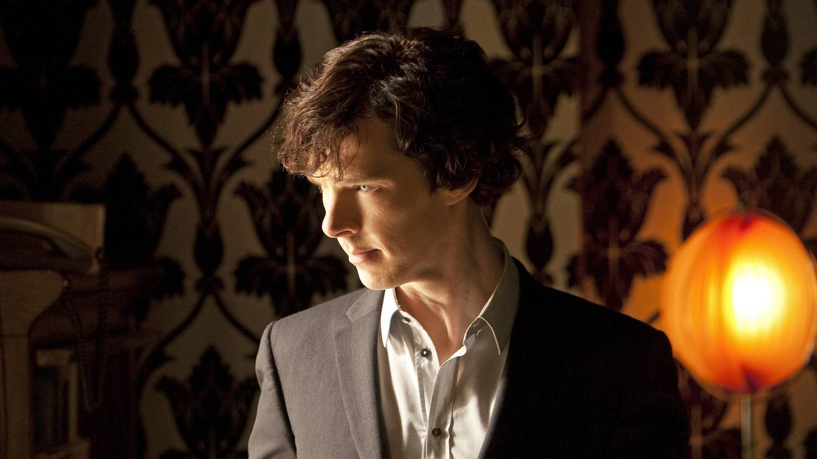 Sherlock's Clever Deduction Scene in Episode 1: A Study in Pink