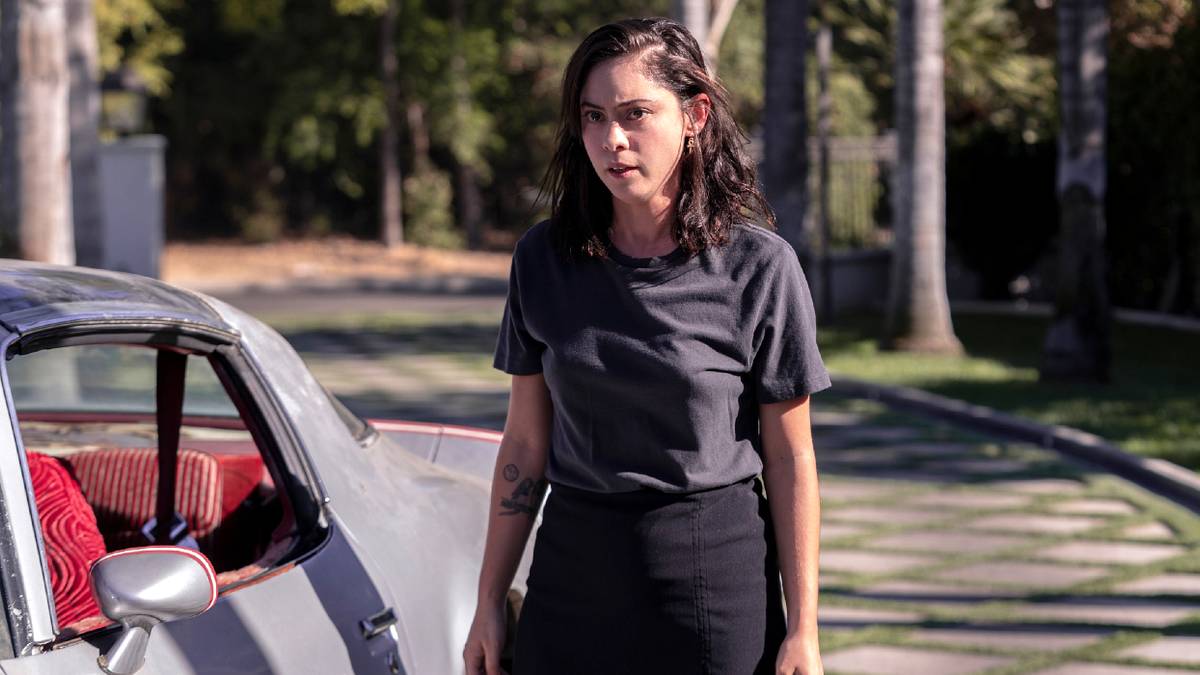 Rosa Salazar's 'Delightfully Deranged' Netflix Horror Miniseries Is an ...