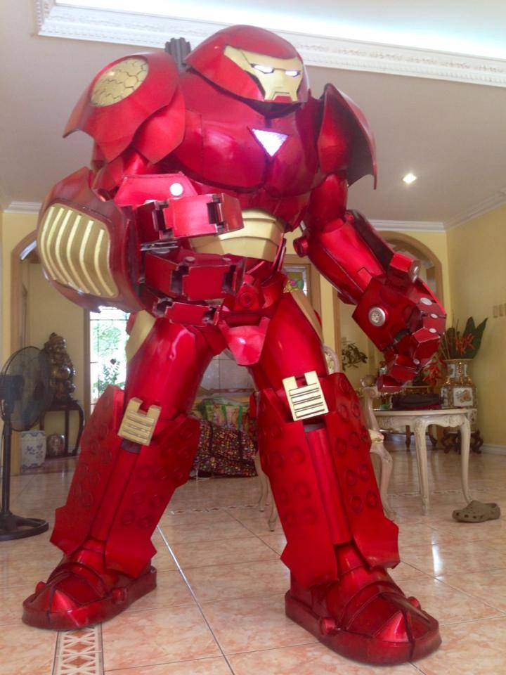This Iron Man Hulkbuster Armor cosplay is pretty amazing