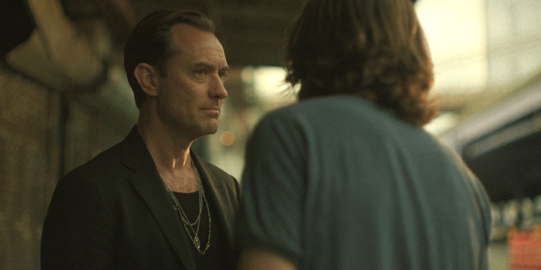 Netflix's Black Rabbit Starring Jason Bateman & Jude Law Debuts With a ...