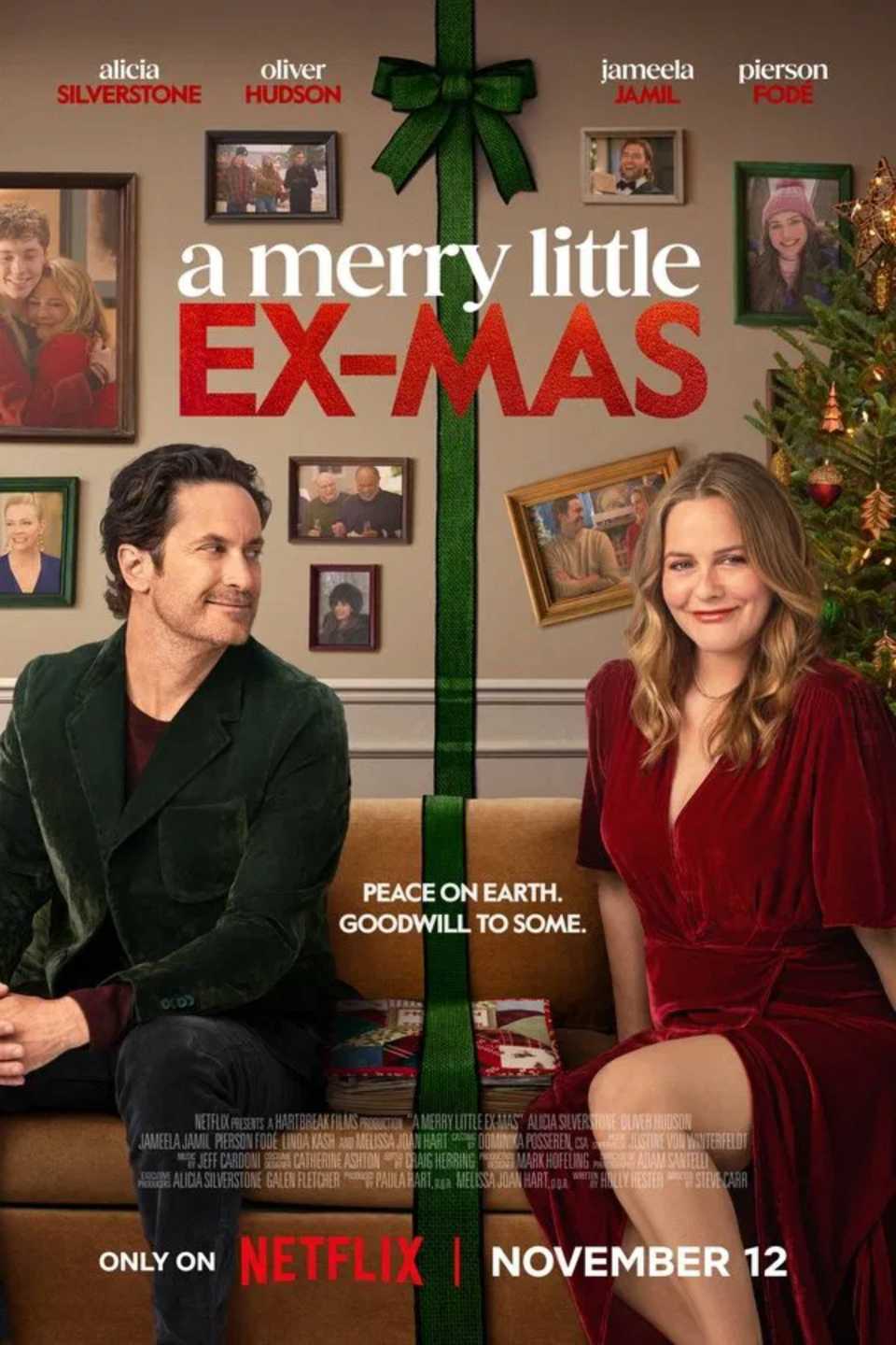 A Merry Little Ex-Mas Review: Netflix's New Rom-Com Is Worth Adding to ...