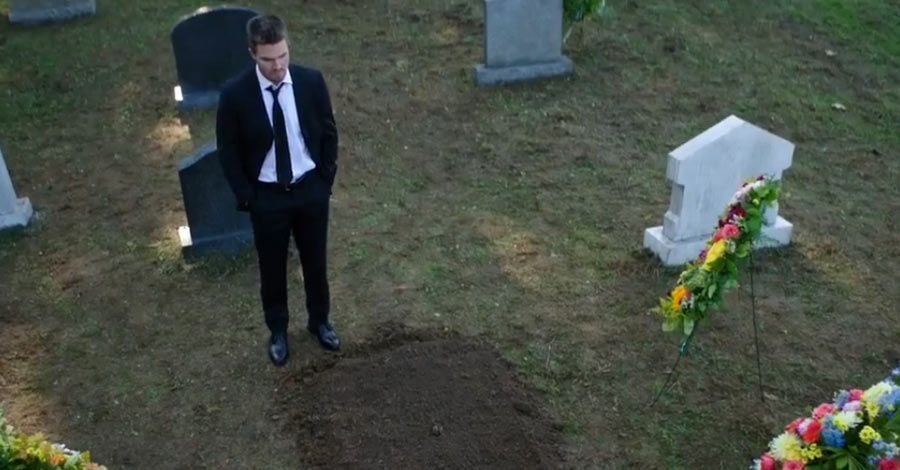 "Arrow" Death: Showrunners, Stars Discuss How [SPOILER] Ended Up in the ...