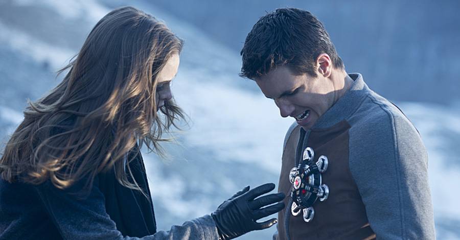 New "The Flash" Clip Introduces a Figure from Firestorm's Past
