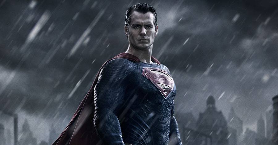 Superman's "Batman v Superman" Suit Includes A Heroic Easter Egg