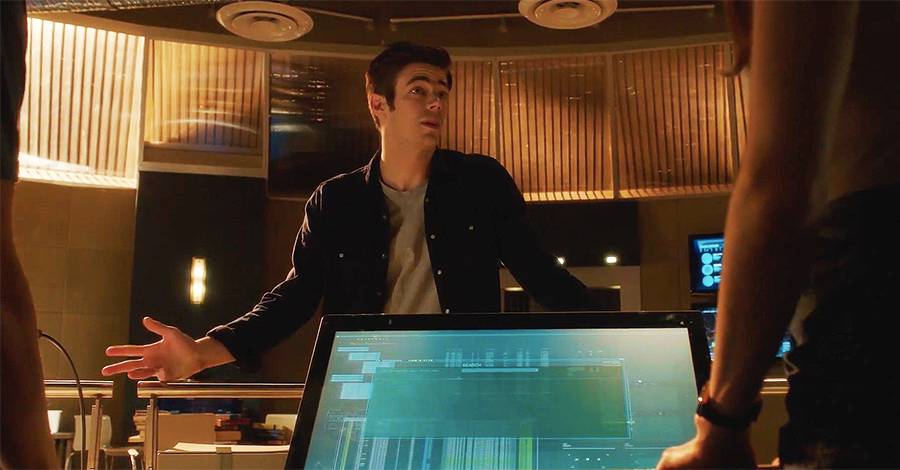 The Flash Plots A Time Travel Mission In New "Flash Back" Clip