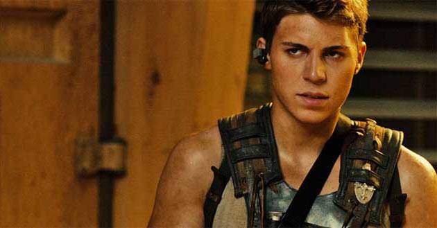 "Arrow" Adds Nolan Funk as Felicity's Hacker Ex-Boyfriend