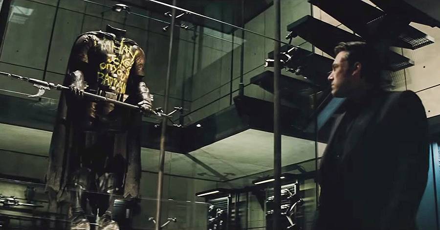 "Batman v Superman's" Zack Snyder Explains the Significance of Robin's ...