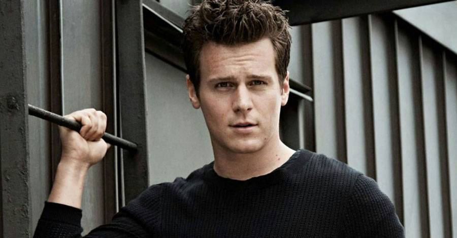 David Fincher's New Netflix Show Casts Jonathan Groff as Series Regular